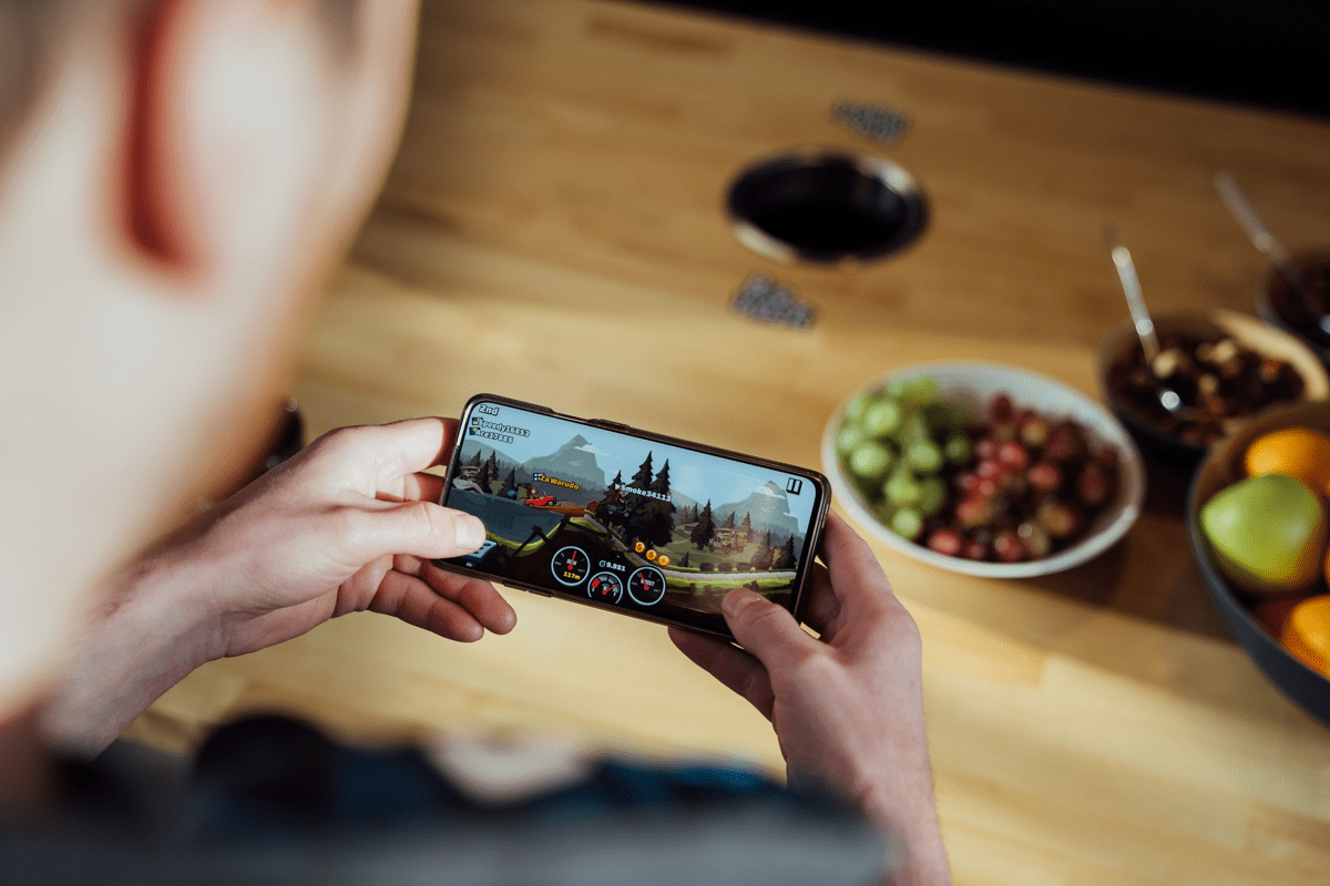 WHO ARE WE? - Fingersoft